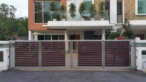 Stainless Steel Auto Gate In Malaysia - Beaugates